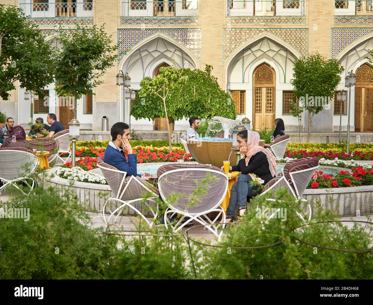 The courtyard of the luxurious Hotel Abbasi with garden and tea house ...