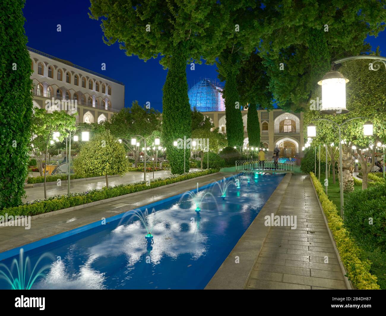 The courtyard of the luxurious Hotel Abbasi with garden and tea house ...