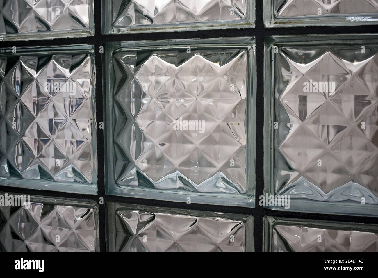 Glass cube hi-res stock photography and images - Alamy