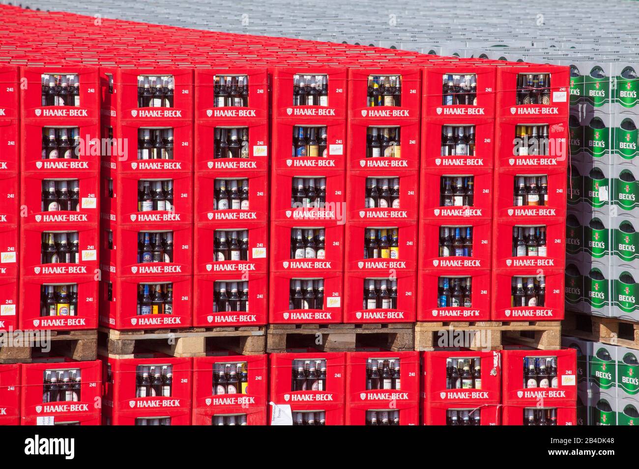 Stacked red haake beck beer crates hi-res stock photography and images ...
