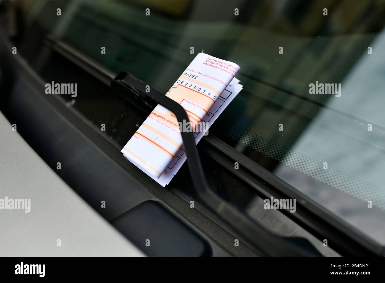 Traffic ticket is stuck to windshield hi-res stock photography and ...