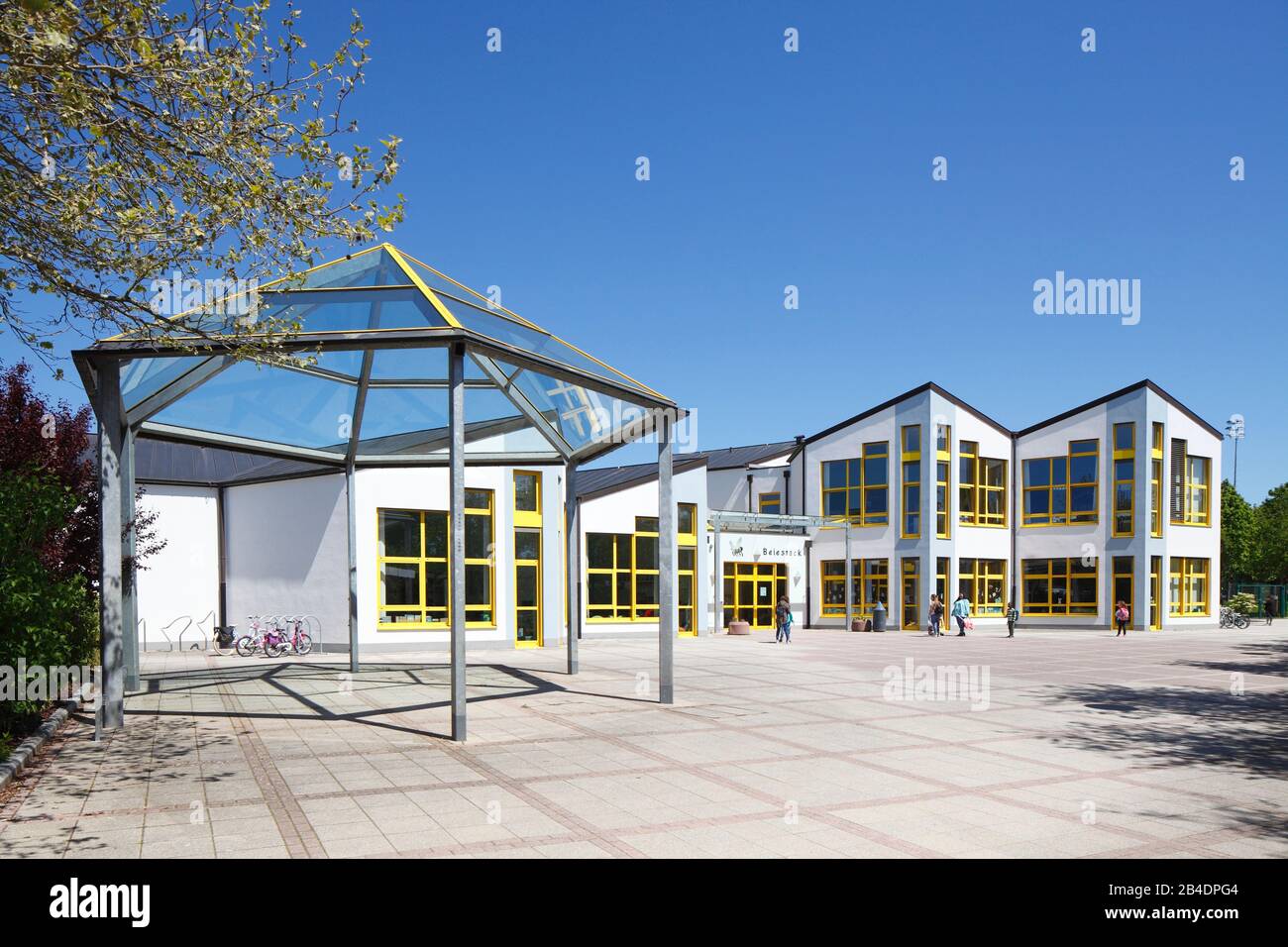 Modern school hi-res stock photography and images - Alamy