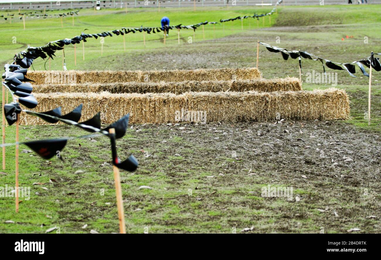 Cross over flags hi-res stock photography and images - Alamy
