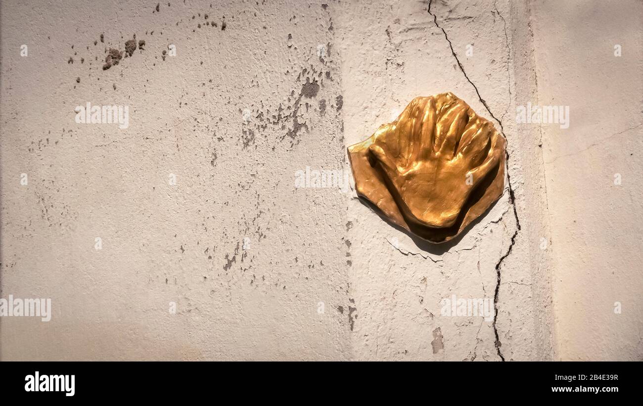 Original goldfinger hi-res stock photography and images - Alamy
