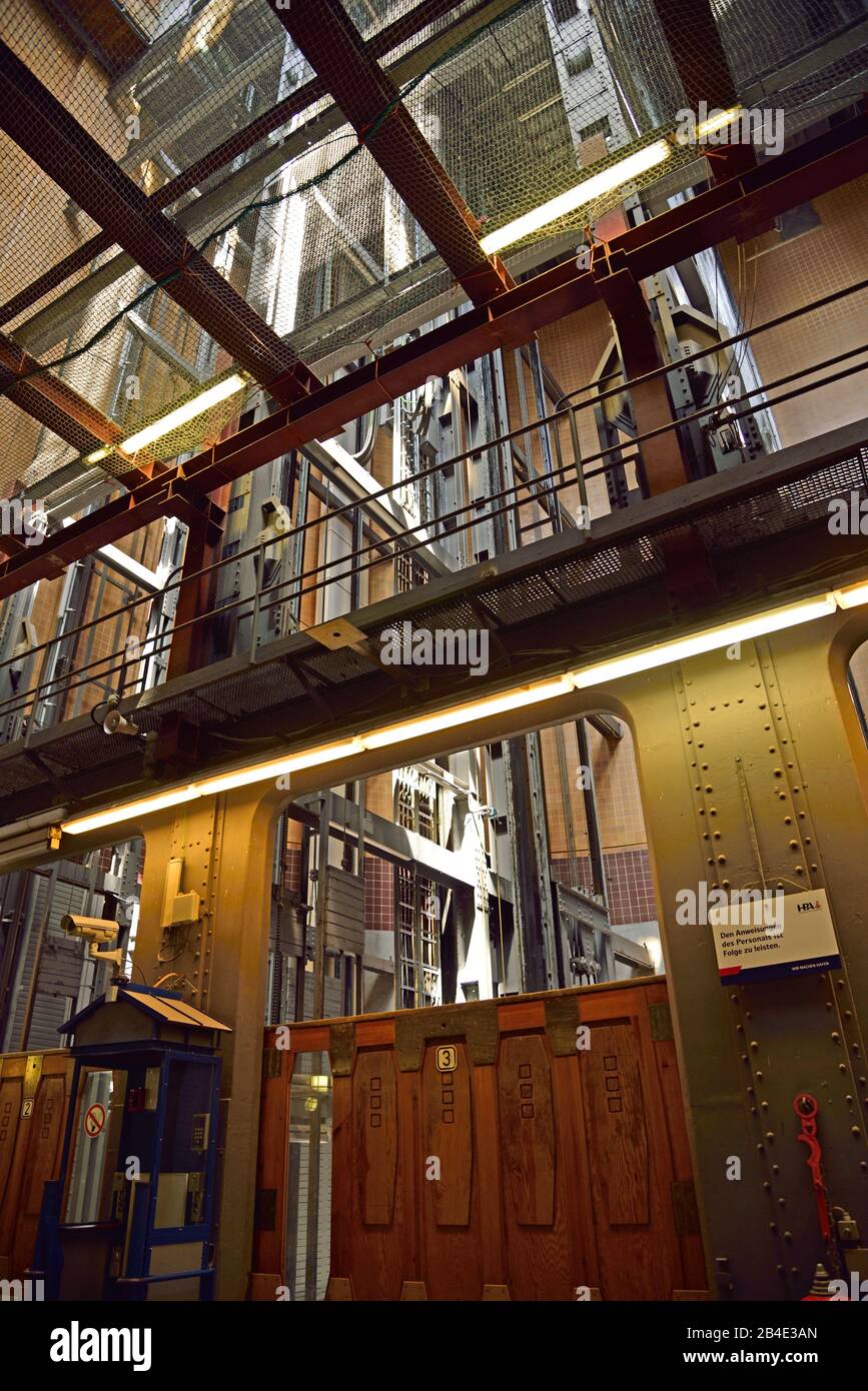 Europe, Germany, Hamburg, City, harbor, Old Elbtunnel under the Elbe ...