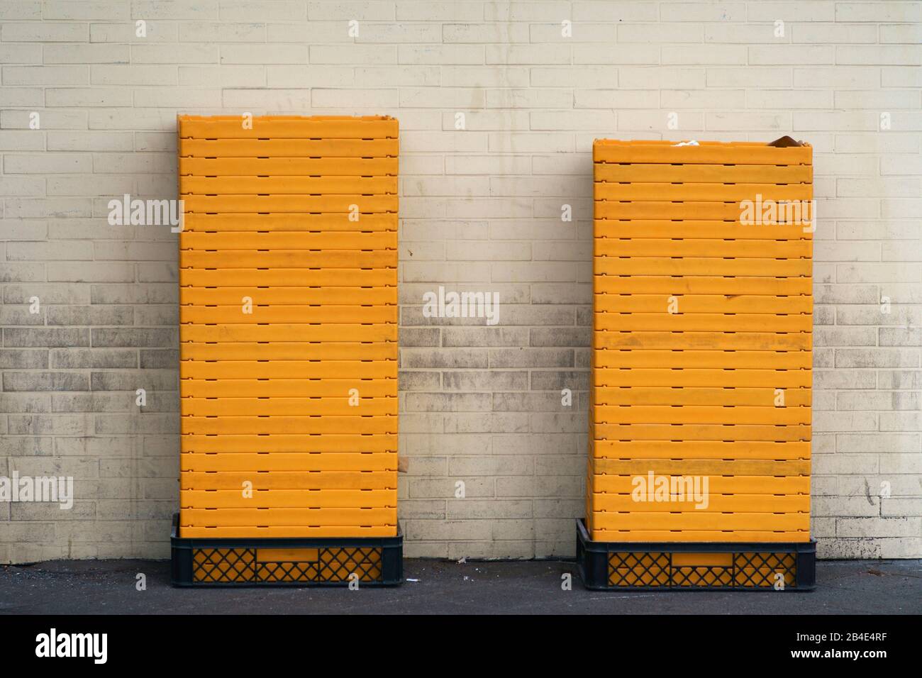 Pile up boxes hi-res stock photography and images - Alamy
