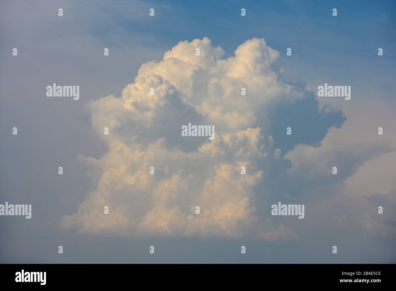 Cumulus cloud color hi-res stock photography and images - Alamy