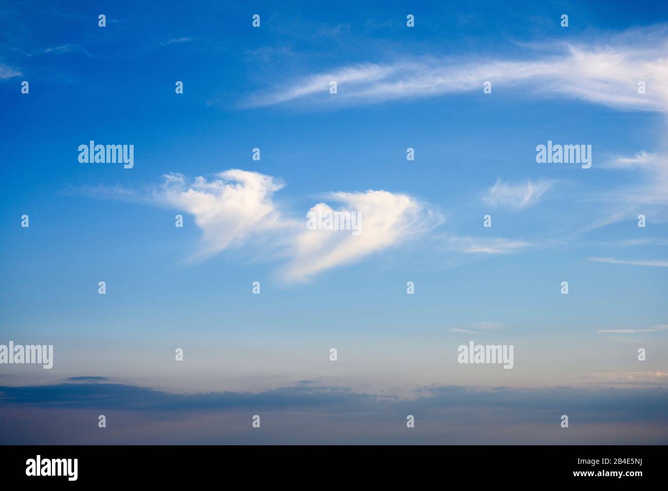 High cirrus clouds hi-res stock photography and images - Alamy