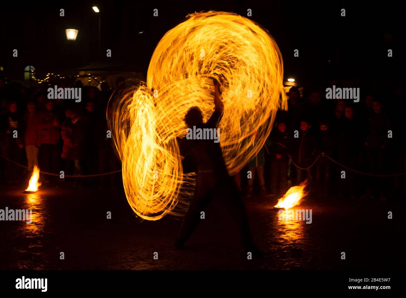 Fire circles hi-res stock photography and images - Alamy