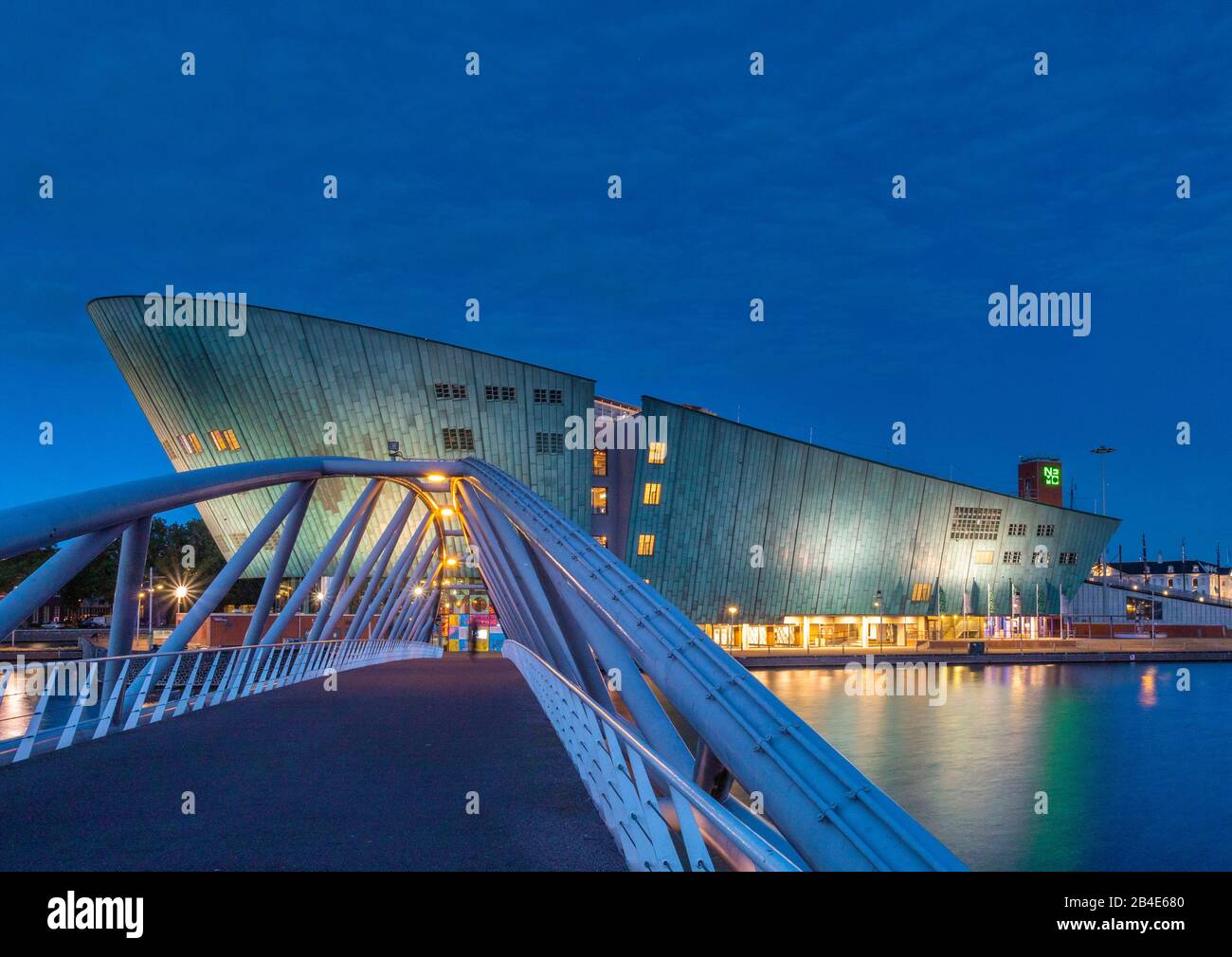 NEMO Science Museum in Amsterdam at Oosterdok Kai, Amsterdam, Noord ...
