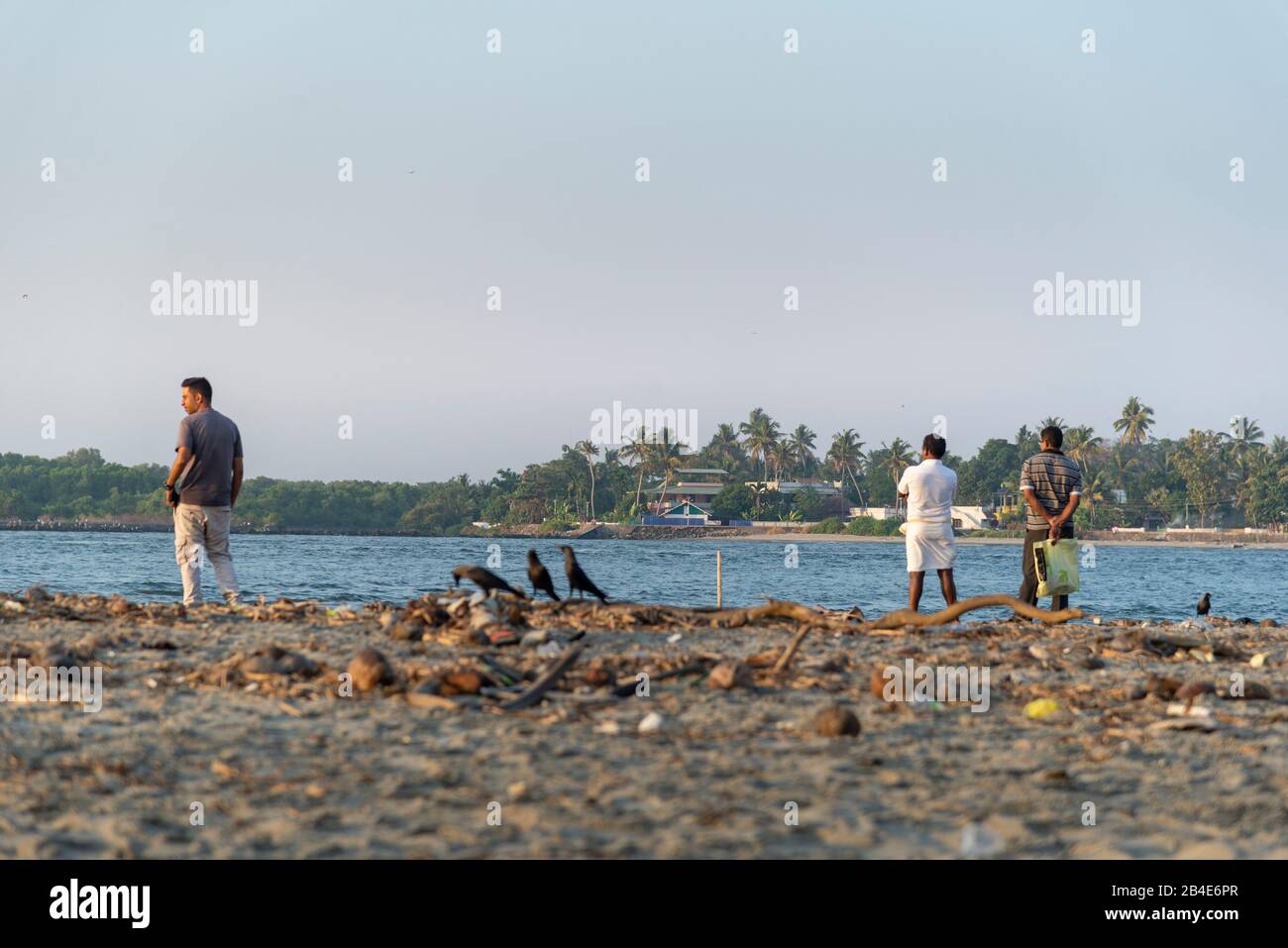 India, Kelala, Kochi, People on Fort Kochi Beach Stock Photo - Alamy