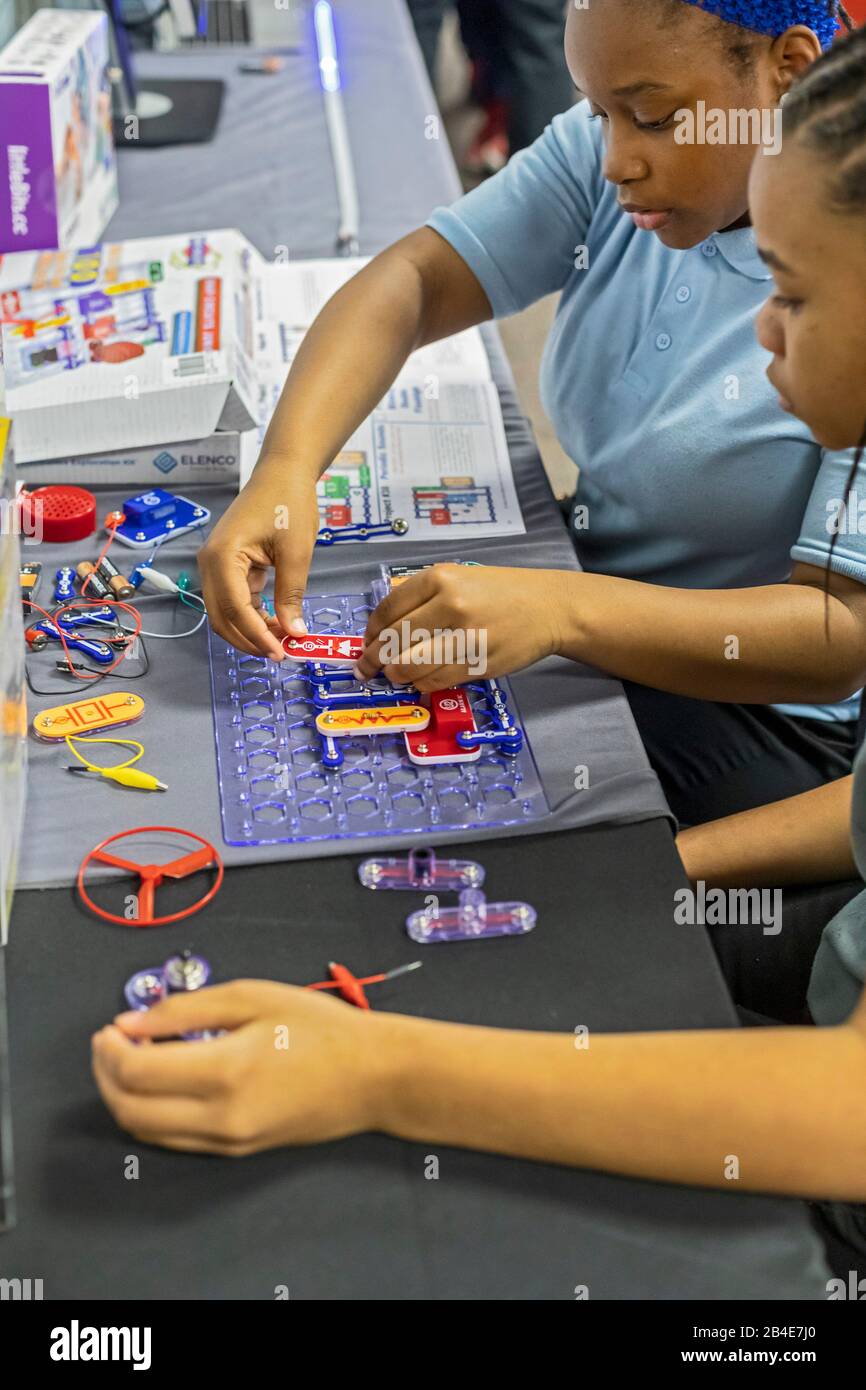 Stem education. Children building robots in classroom Stock Photo - Alamy