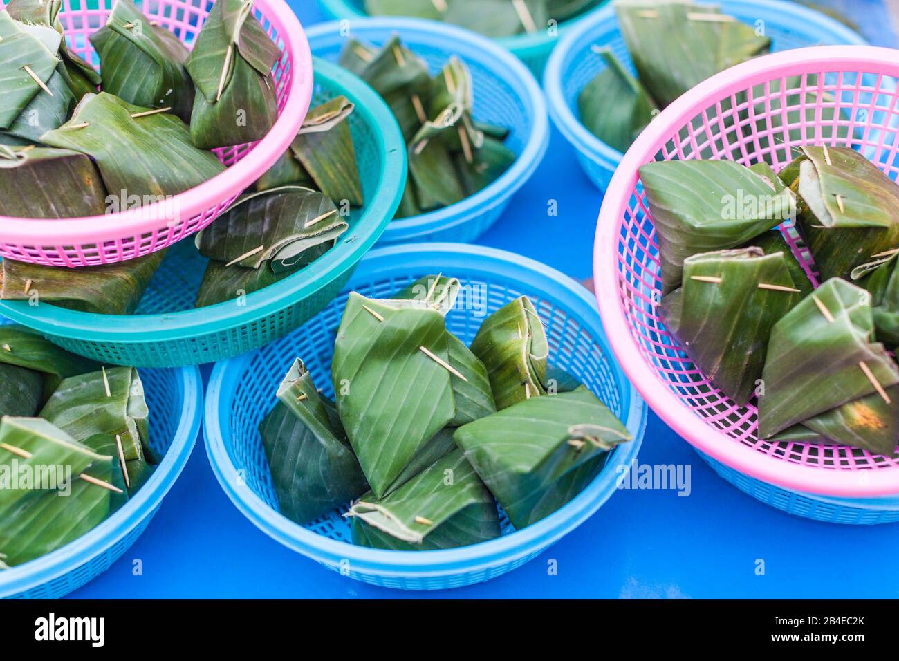 Laos, Luang Prabang, Tak Bat, dawn procession of Buddhist monks ...