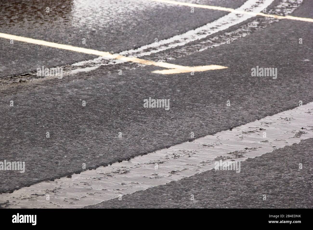 Dirty wet snow tire on hi-res stock photography and images - Alamy
