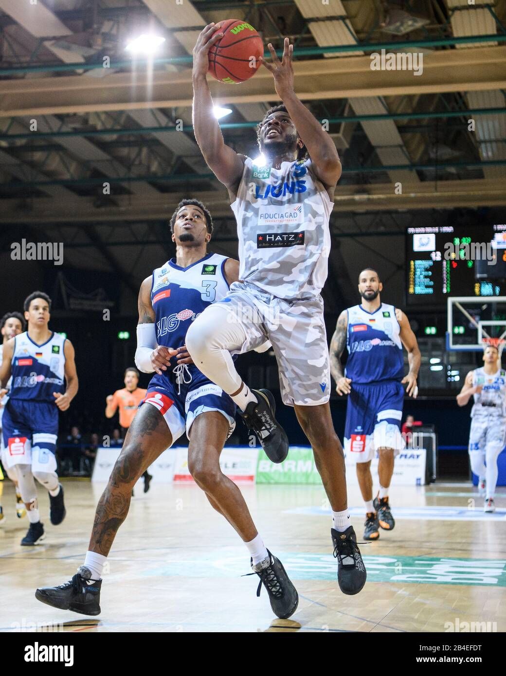 Quinton Marcus Stroman (Lions) in duels with Kasey Jamal Hill ...