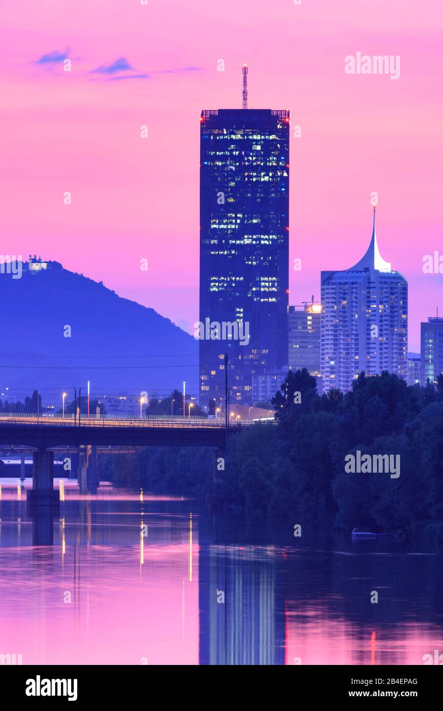 Donaucity with dc tower 1 in 22 donaustadt hi-res stock photography and ...