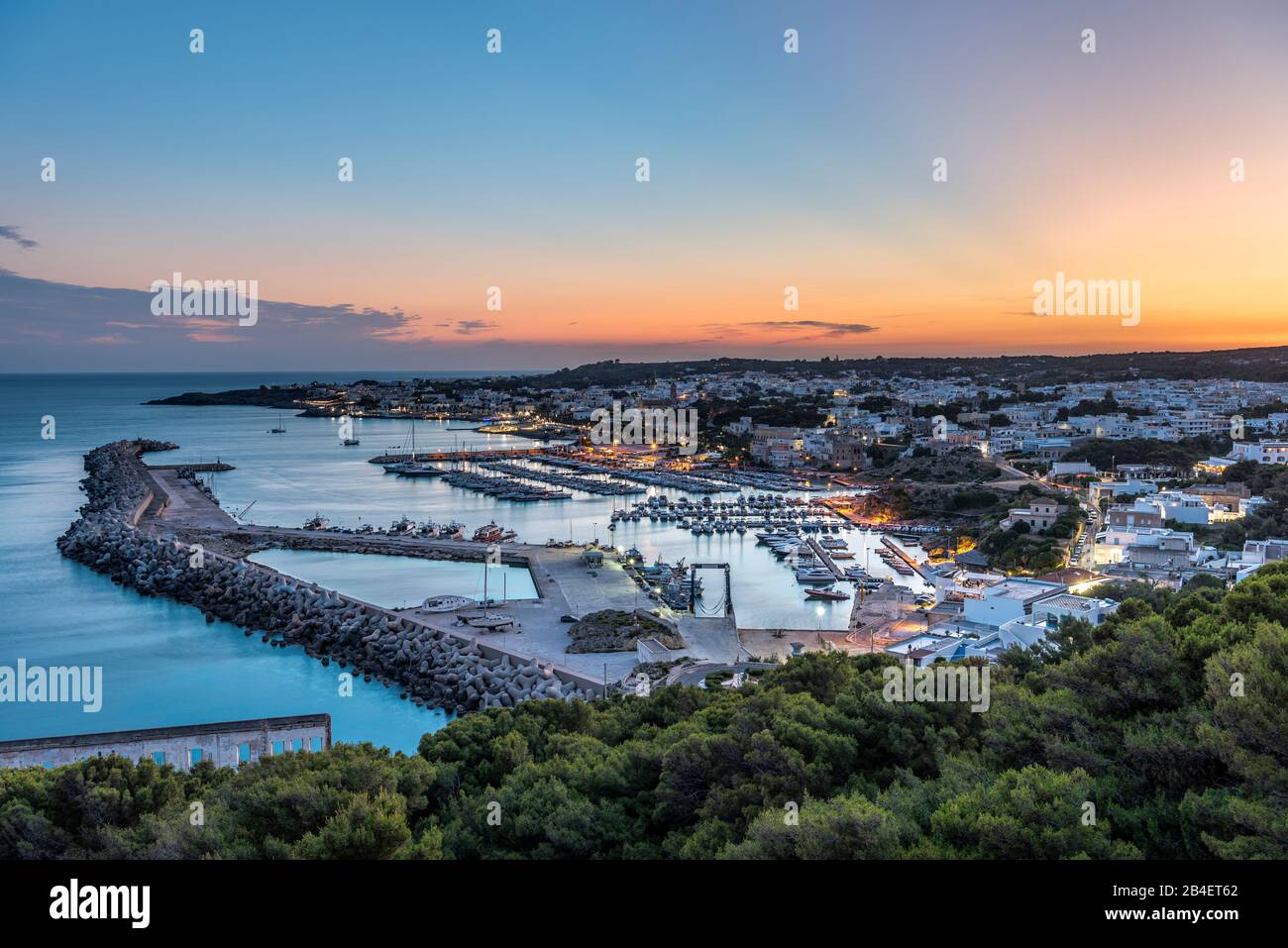 Santa Maria di Leuca, Salento, Apulien, Italien, Europa. Stadtansicht ...