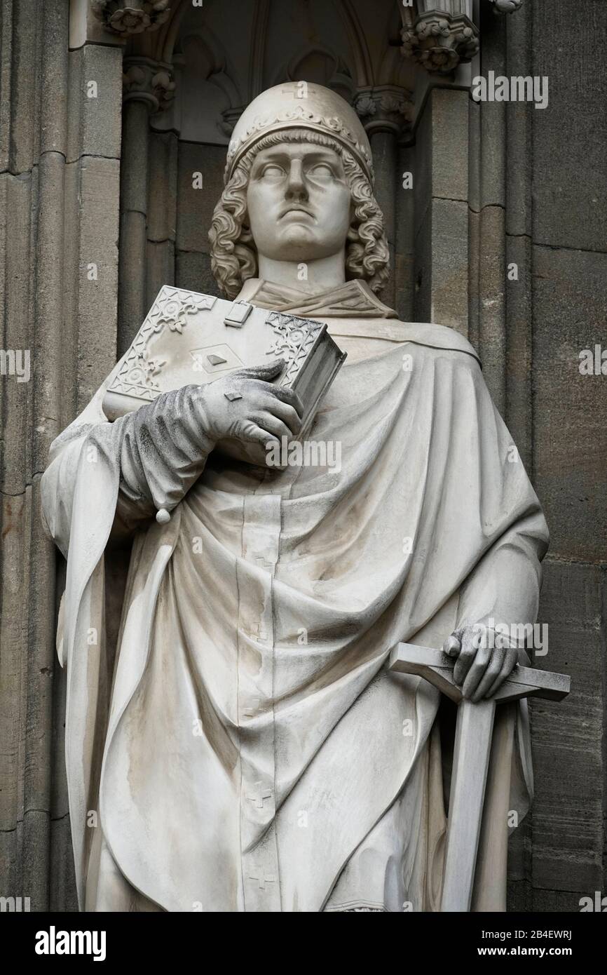 Holy figure hi-res stock photography and images - Alamy