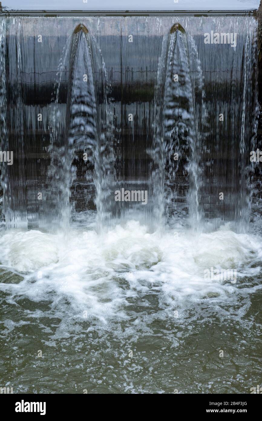 Stream weir hi-res stock photography and images - Alamy