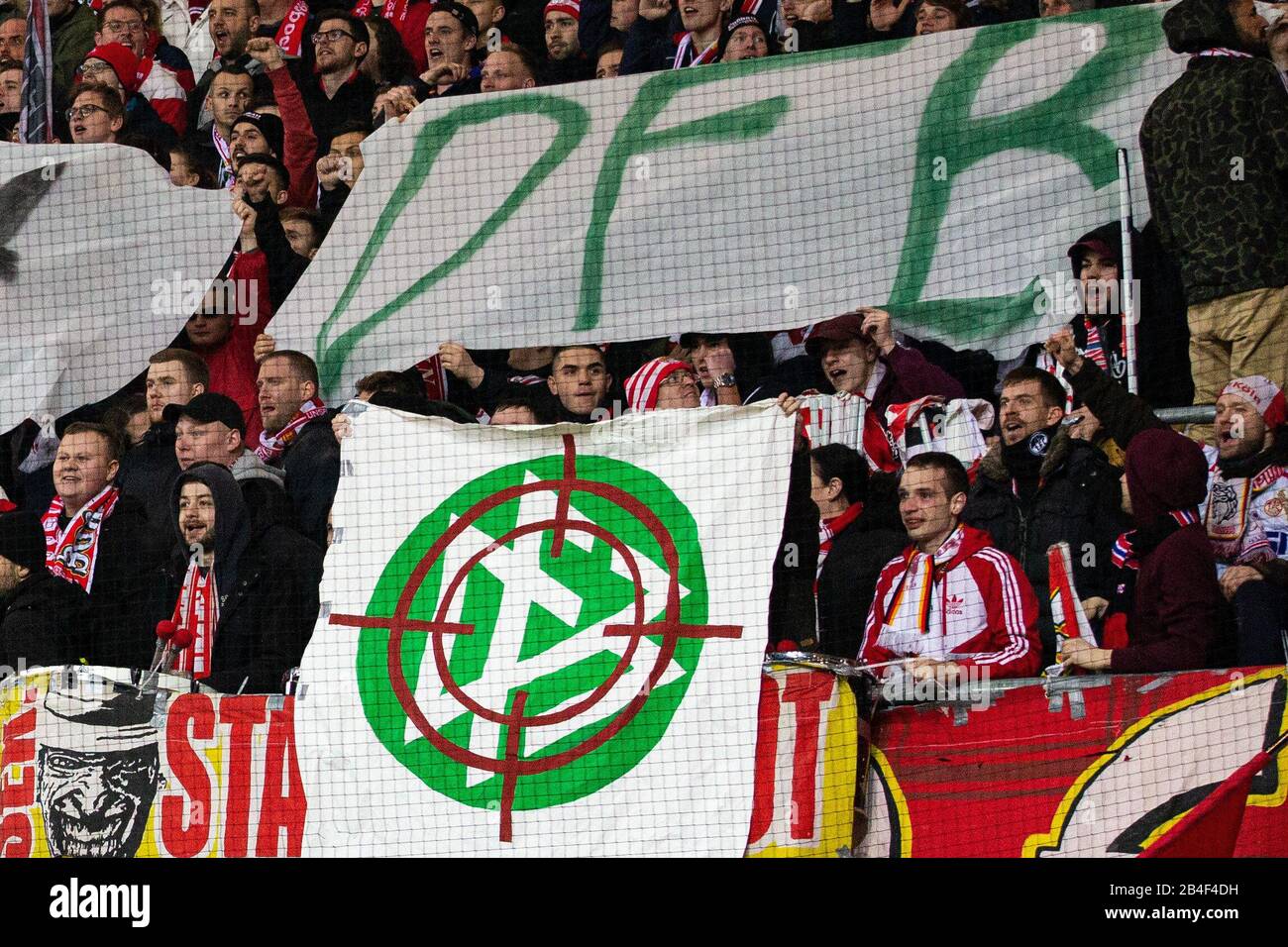 Paderborn, Deutschland. 06th Mar, 2020. firo: 06.03.2020, football, 1 ...