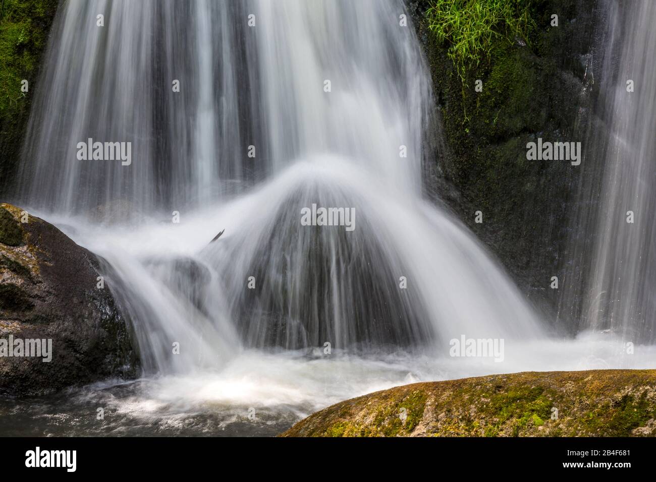 Wasserfall stufen hi-res stock photography and images - Alamy