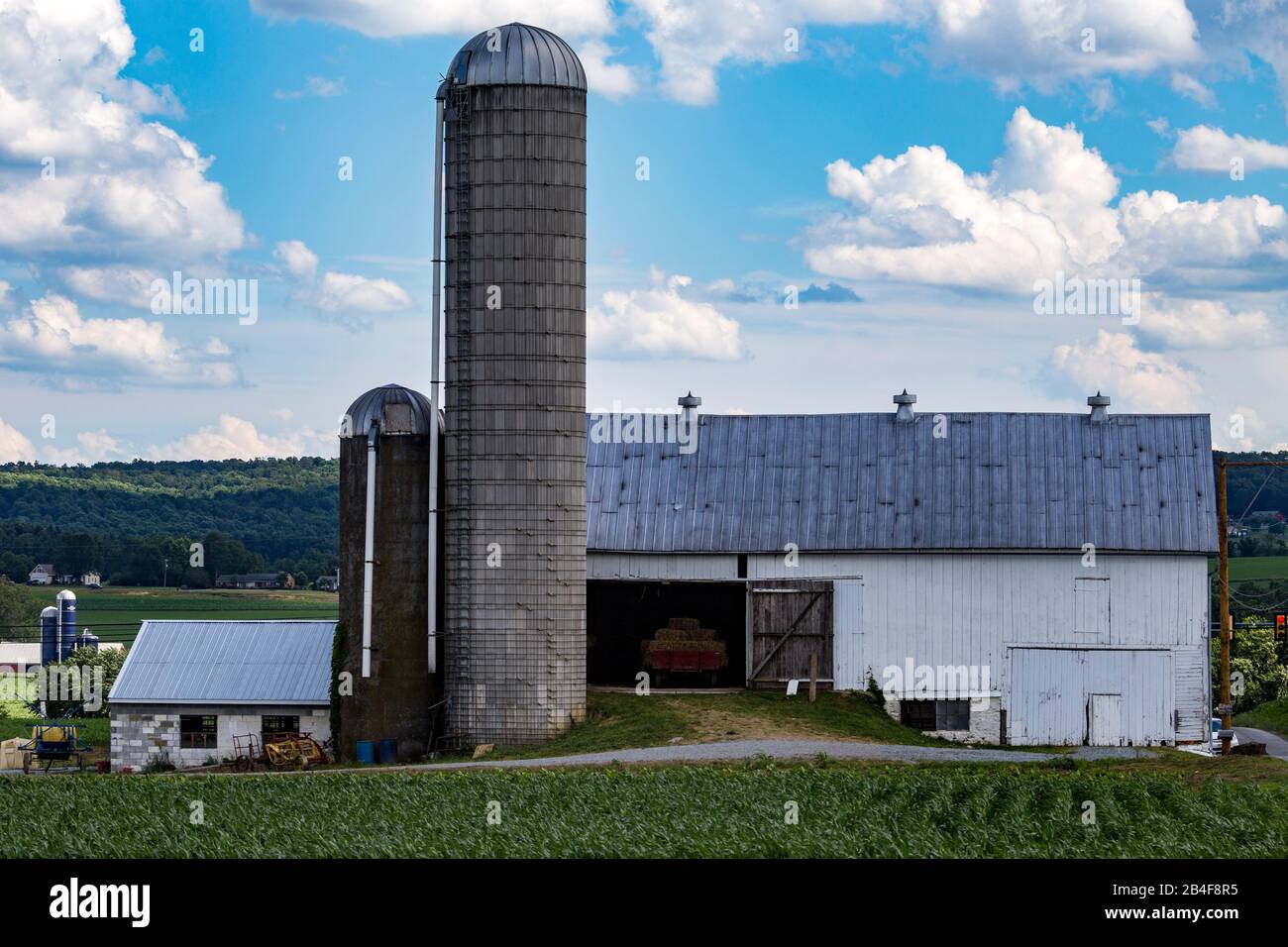 Pennsylvania Barn Silo Neff Round Barn: Overview Of Exterior Of Barn