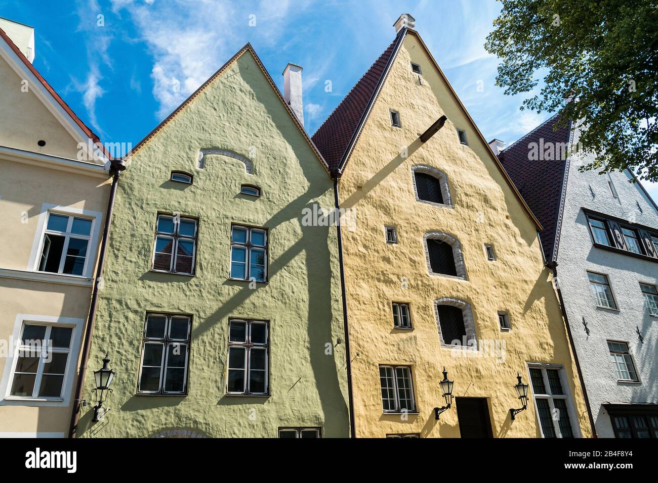 Late gothic trading and storage houses hi-res stock photography and ...