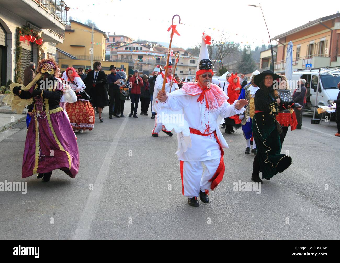Carnival group dancers hi-res stock photography and images - Alamy