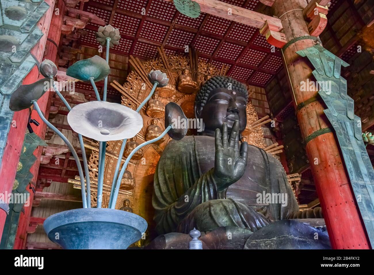 Buddha (Daibutsu) Statue, Daibutsuden Hall, Todaiji Temple, Nara, Japan ...