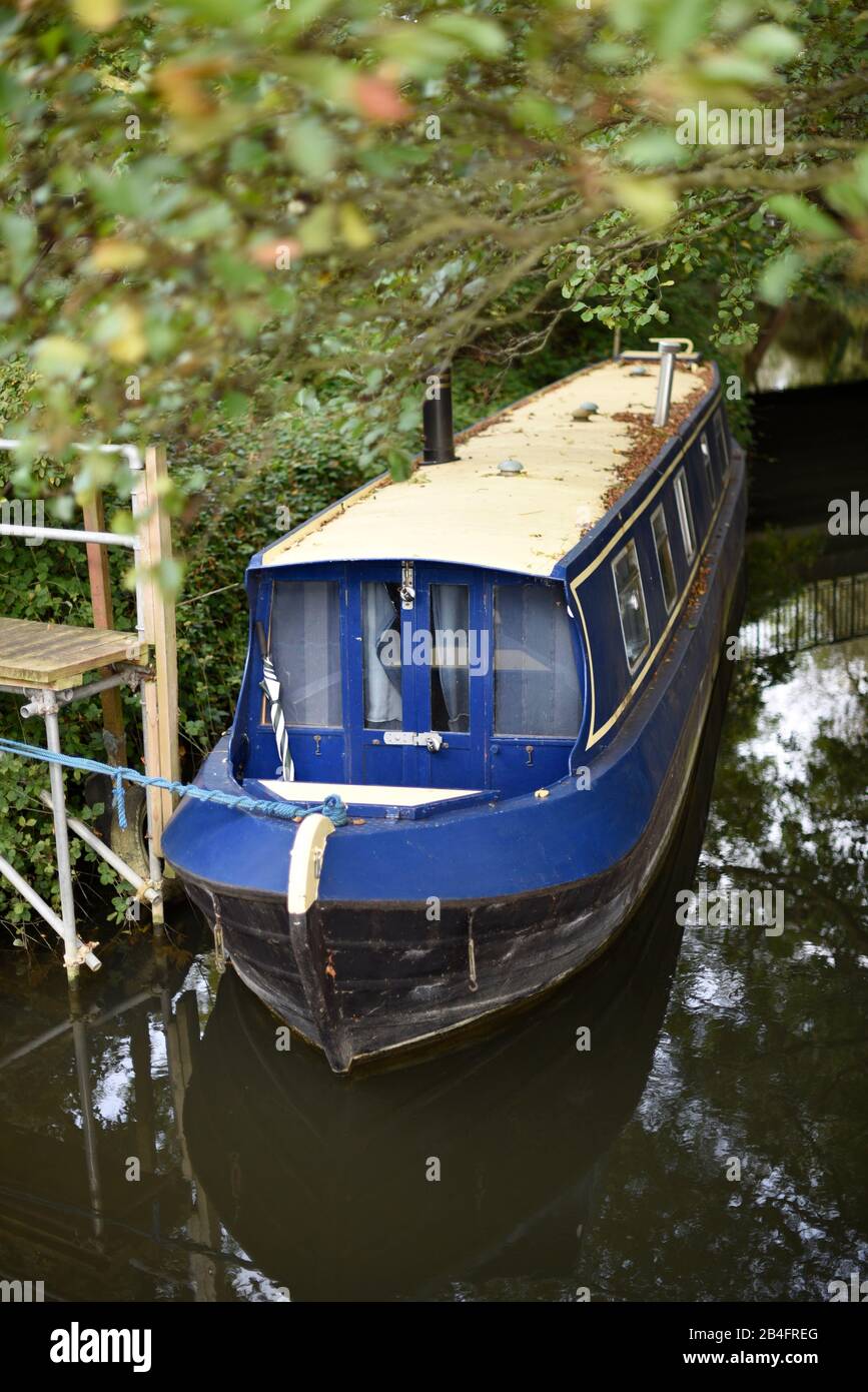 Oxford blue boat hi-res stock photography and images - Alamy