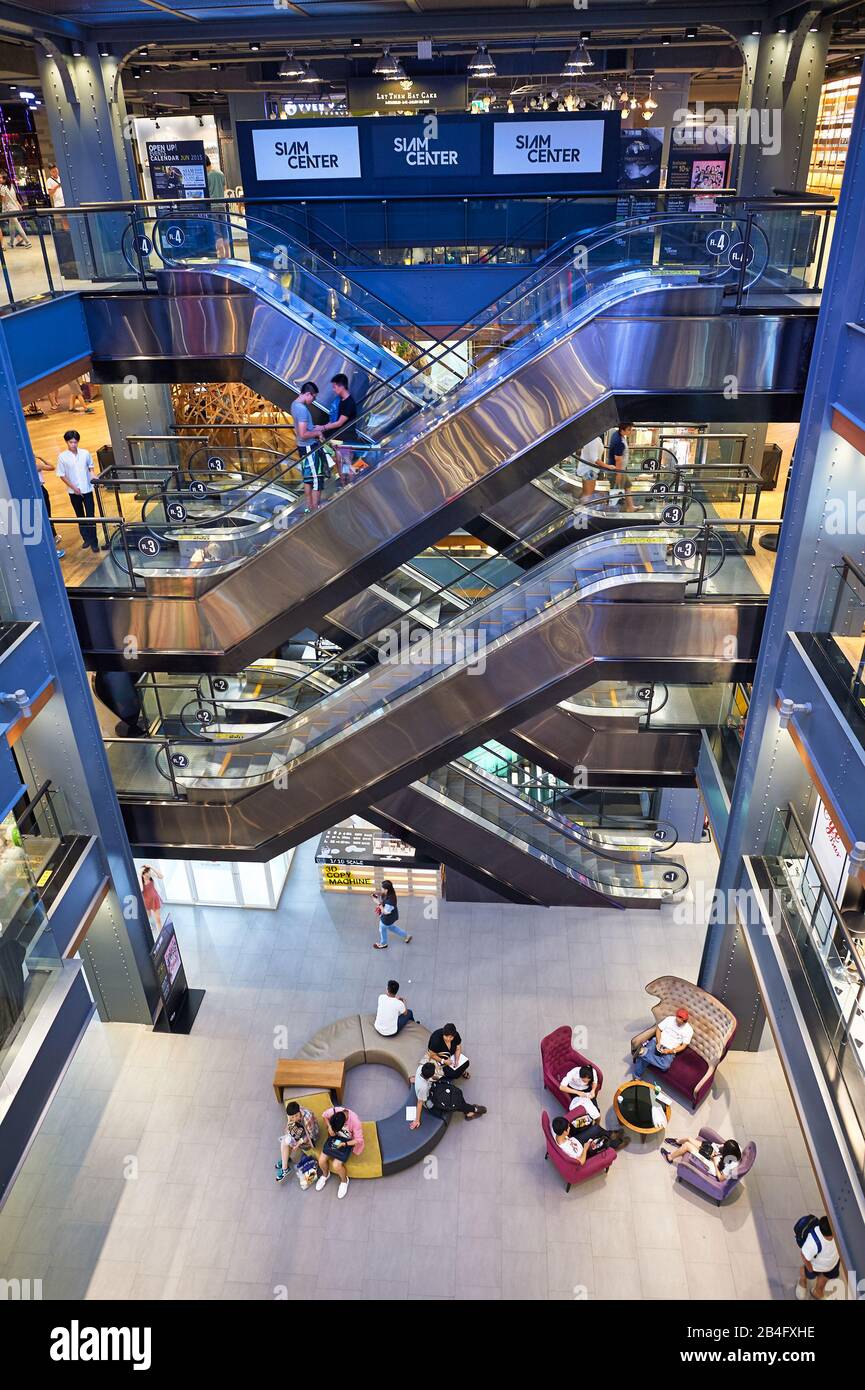 BANGKOK, THAILAND - JUNE 21, 2015: view of Siam Center Atrium. Siam ...
