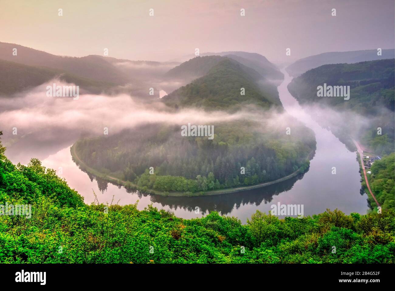 View of the river loop of the Saar from the lookout point Kleine Cloef ...