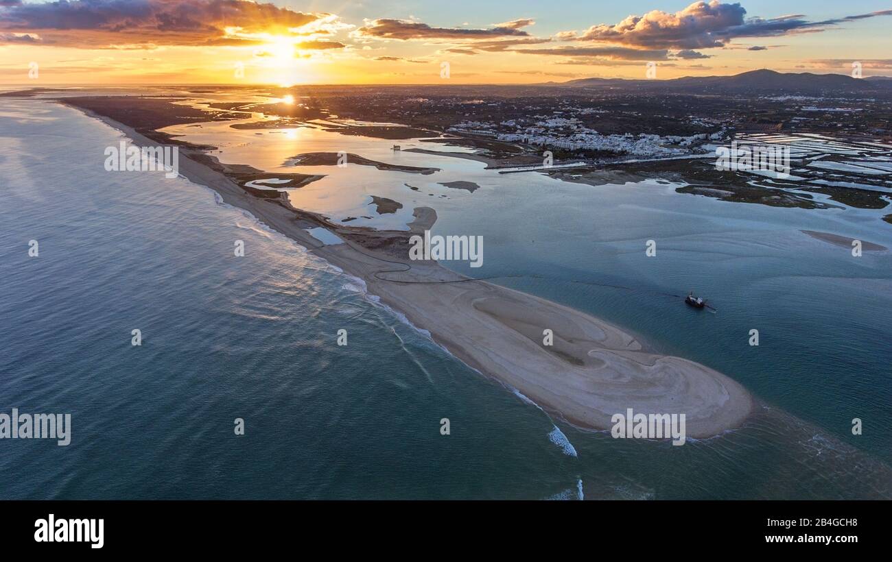 Fuzeta beach hi-res stock photography and images - Alamy