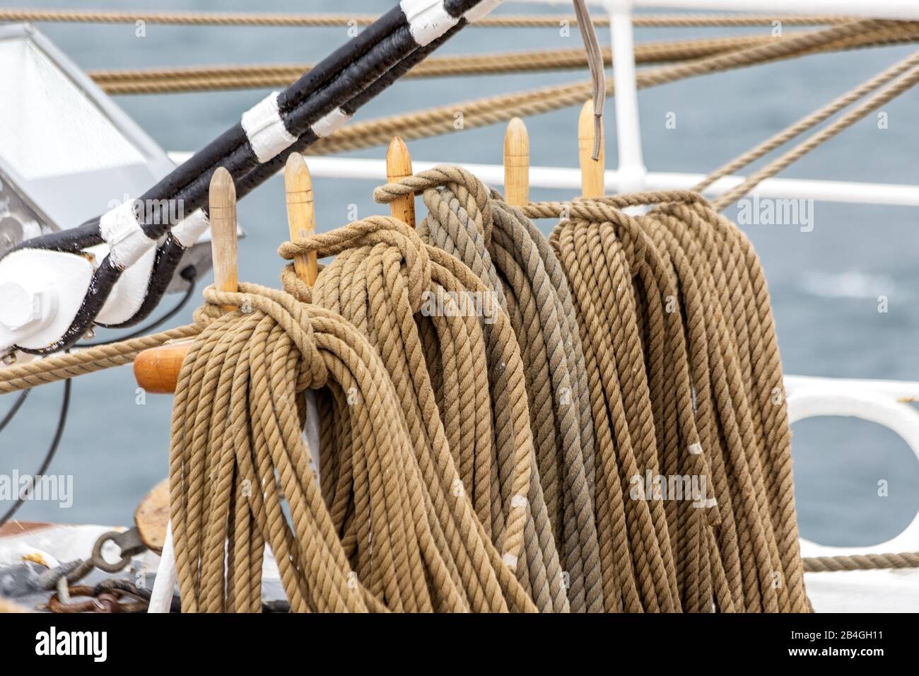 Furling ropes hi-res stock photography and images - Alamy