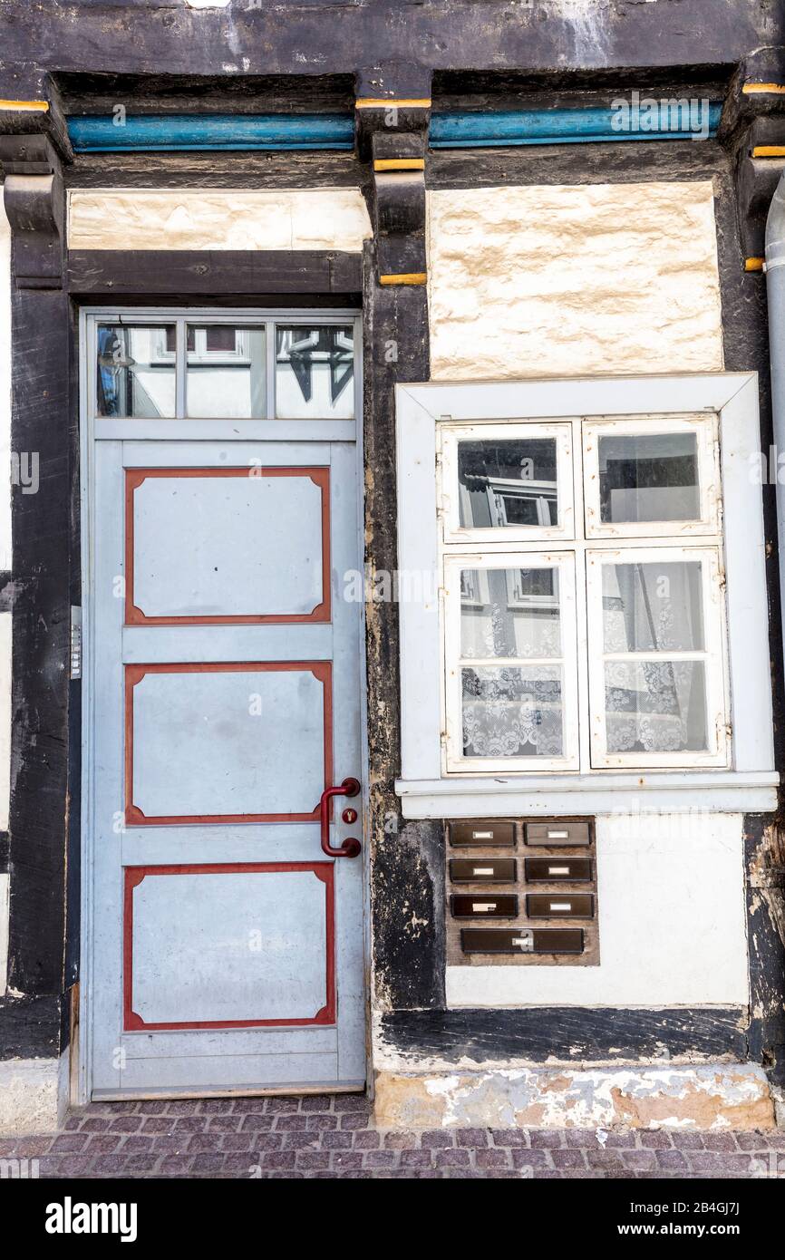 Window truss hi-res stock photography and images - Alamy