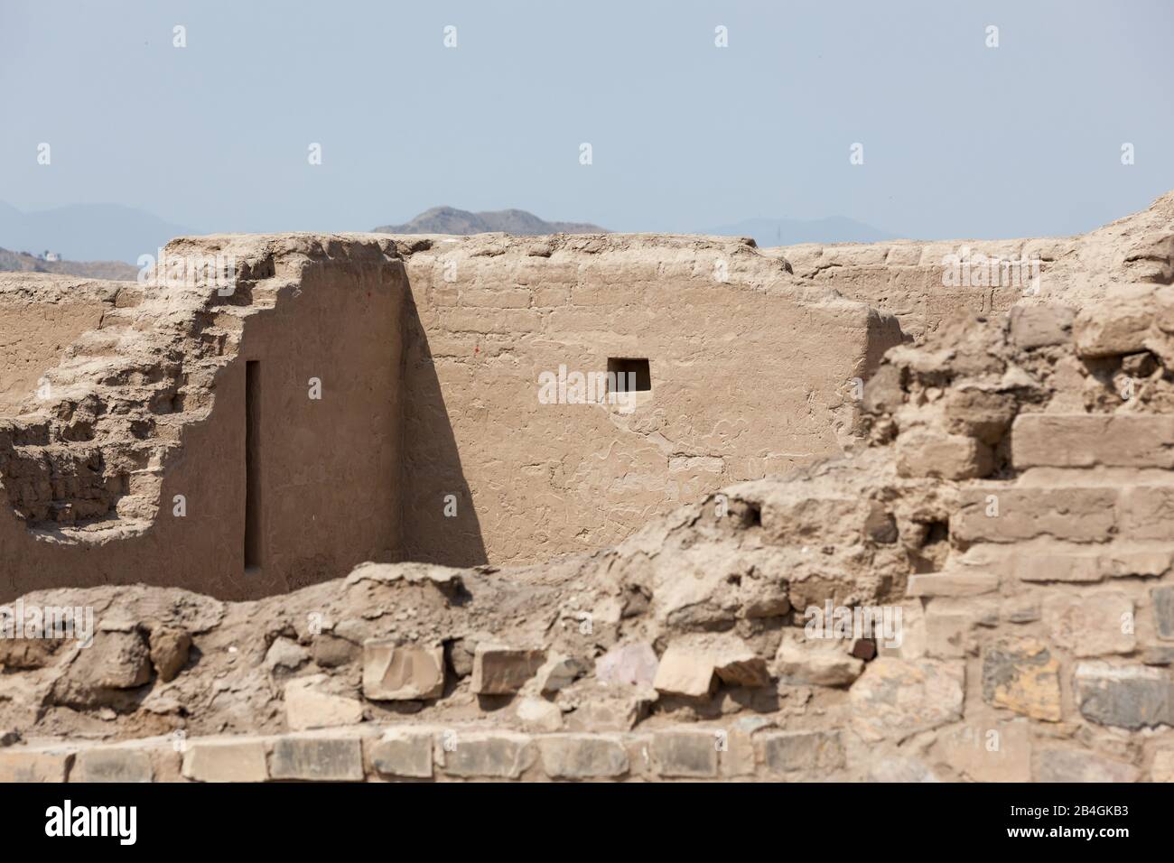Spectacular site in the desert of Peru, with great pyramids, dwellings ...