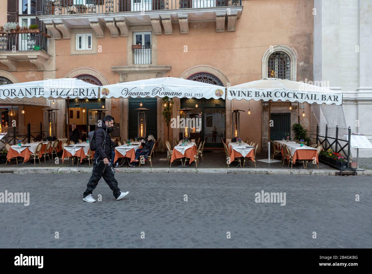 Restaurant piazza navona hi-res stock photography and images - Alamy