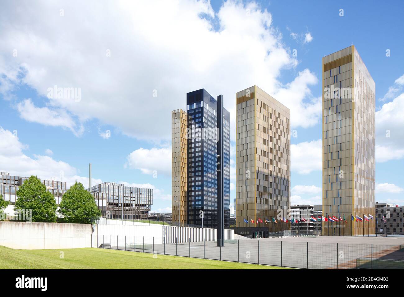 Eu skyscrapers hi-res stock photography and images - Alamy