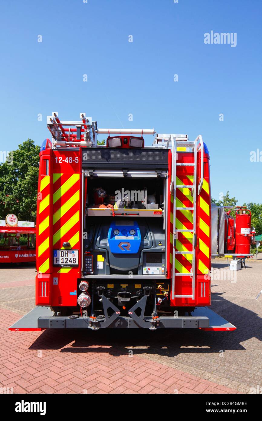 Backside fire engine hi-res stock photography and images - Alamy