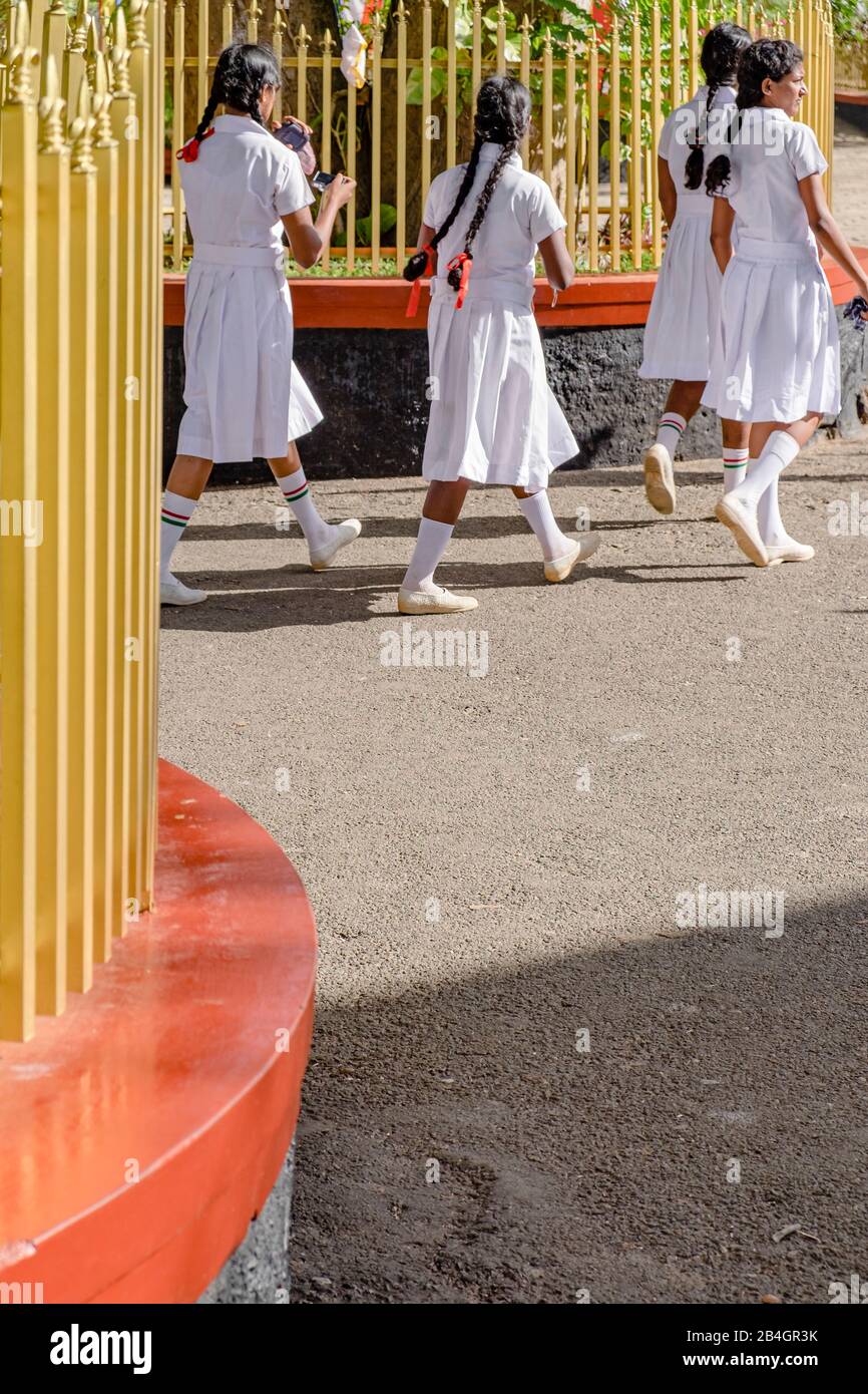 Schoolgirl uniform hi-res stock photography and images - Alamy