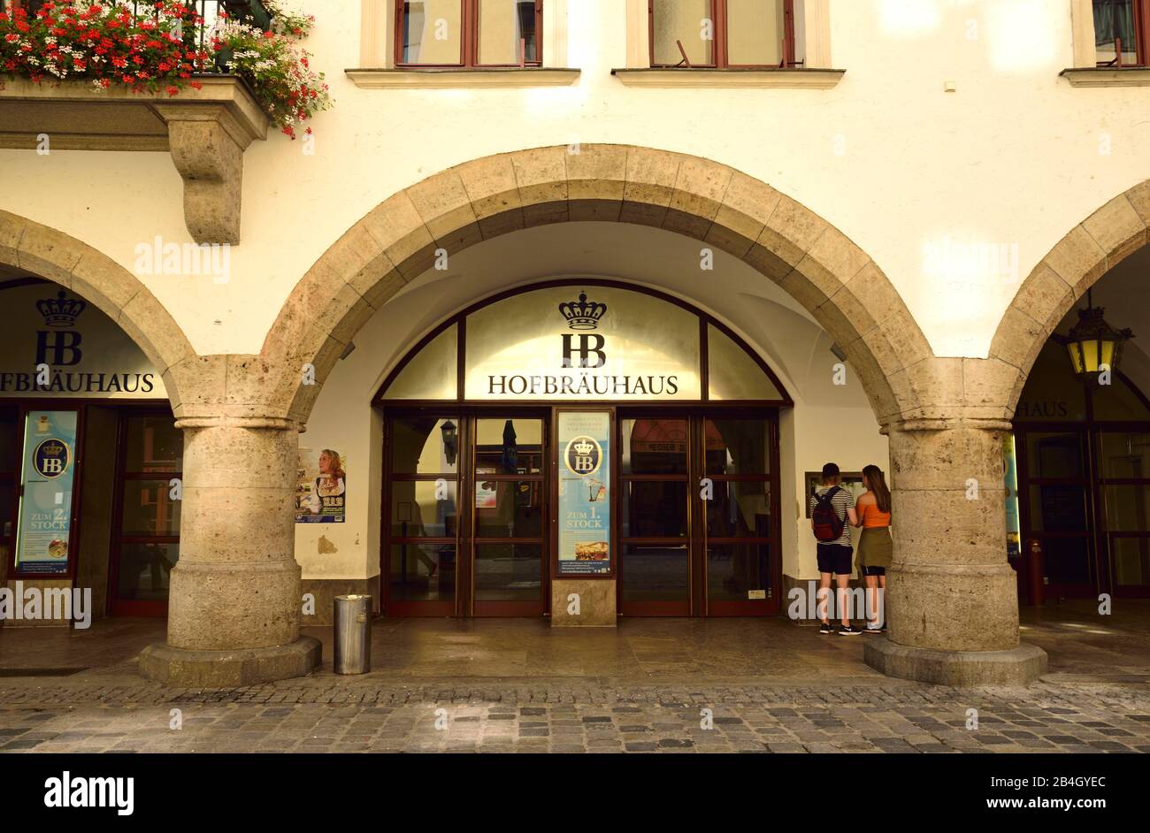 Entrance hofbrauhaus hi-res stock photography and images - Alamy