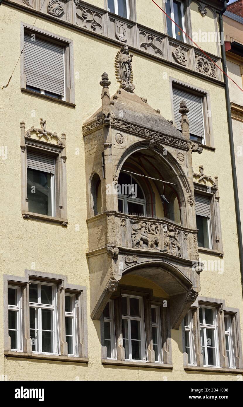 Old bay windows hi-res stock photography and images - Alamy