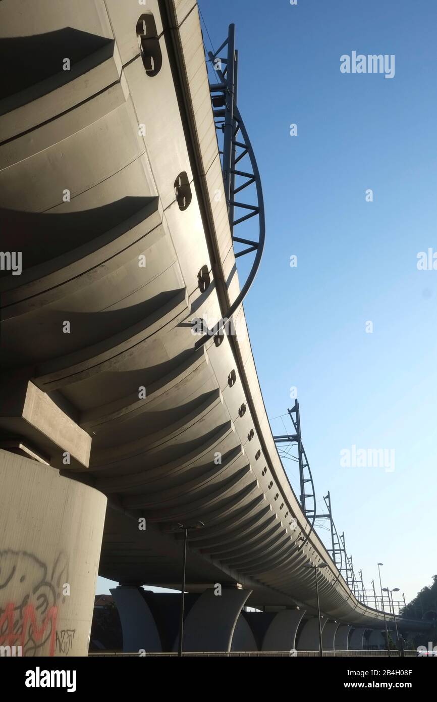Concrete structure to accomodate elevated train system prague czech ...