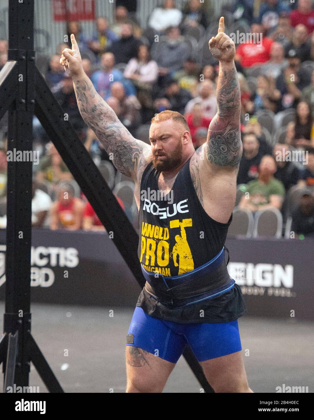 World's strongest man hi-res stock photography and images - Alamy