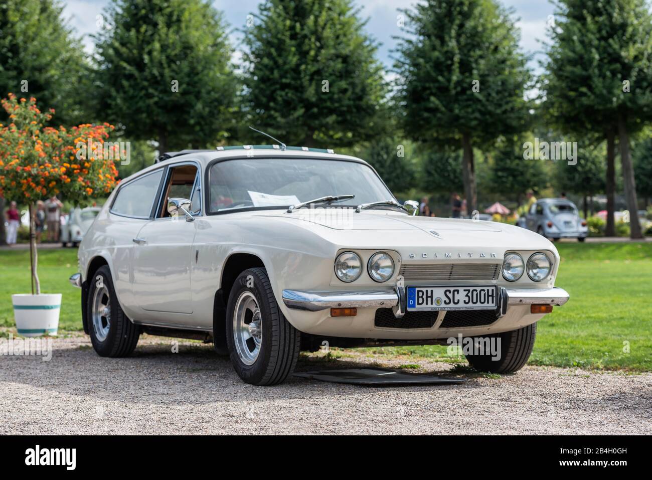 Reliant scimitar car hi-res stock photography and images - Alamy