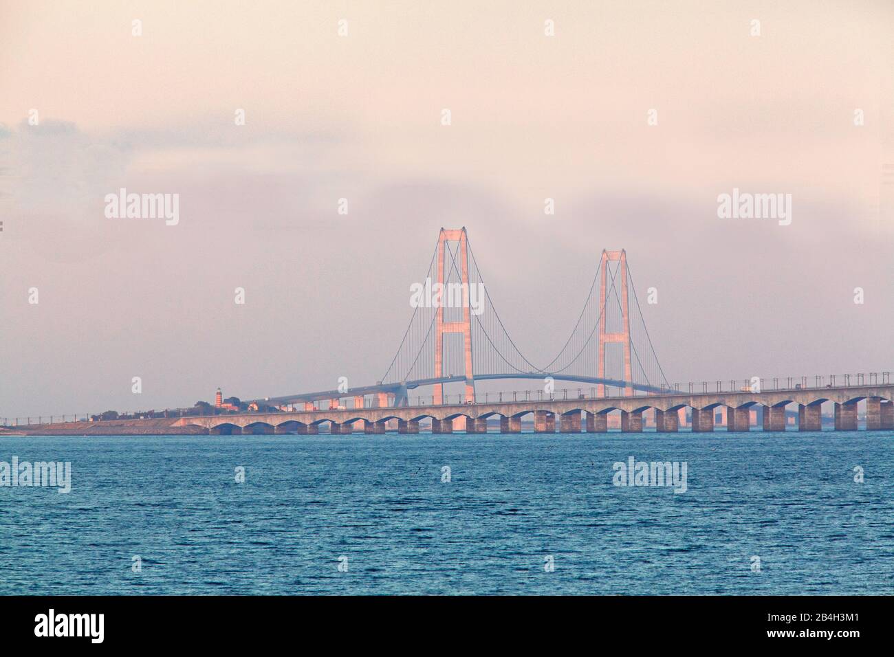 Train crossing bridge over motorway hi-res stock photography and images ...