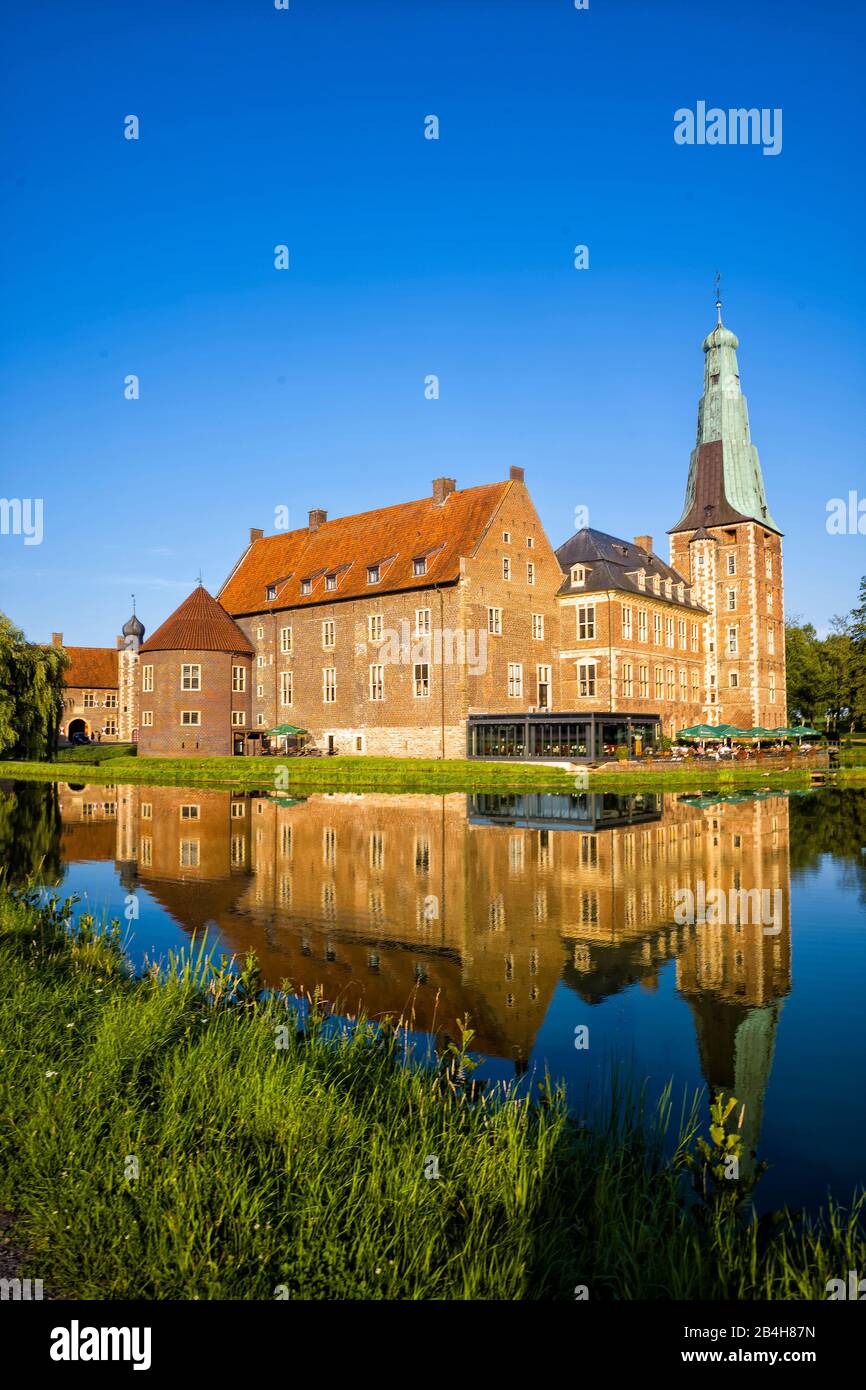 Raesfeld castle hi-res stock photography and images - Alamy