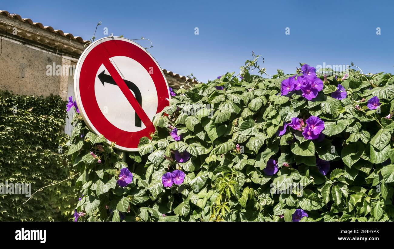 Outbound road sign in Coursan Stock Photo - Alamy