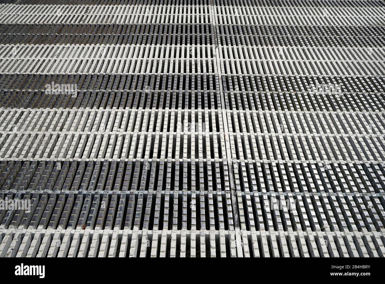 Black striped stripy hi-res stock photography and images - Alamy