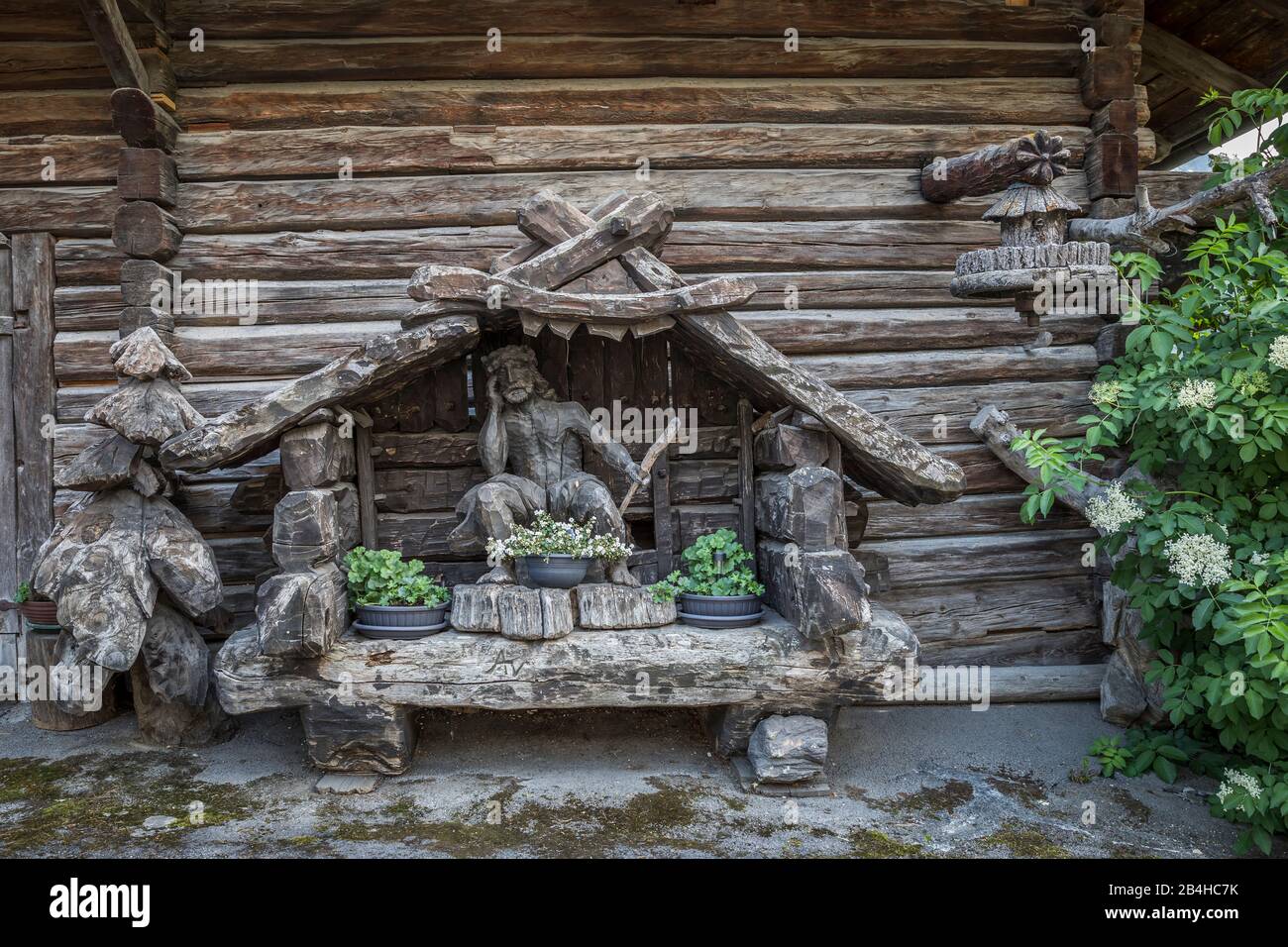 Wood carving austria hi-res stock photography and images - Alamy